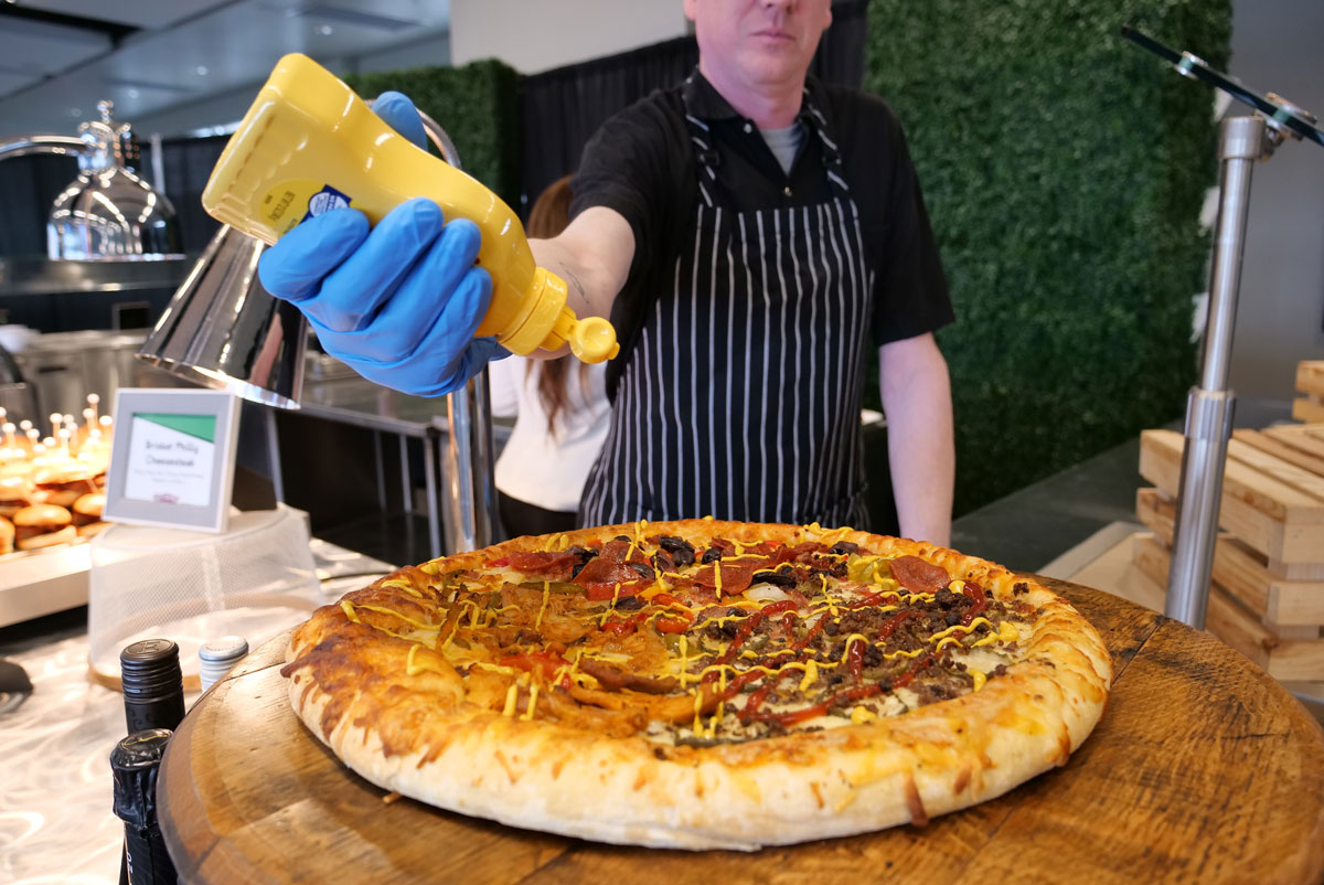 Trash Pandas cookin' up some good eatin' - 256 Today