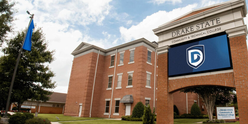 Drake State begins program to provide laptops