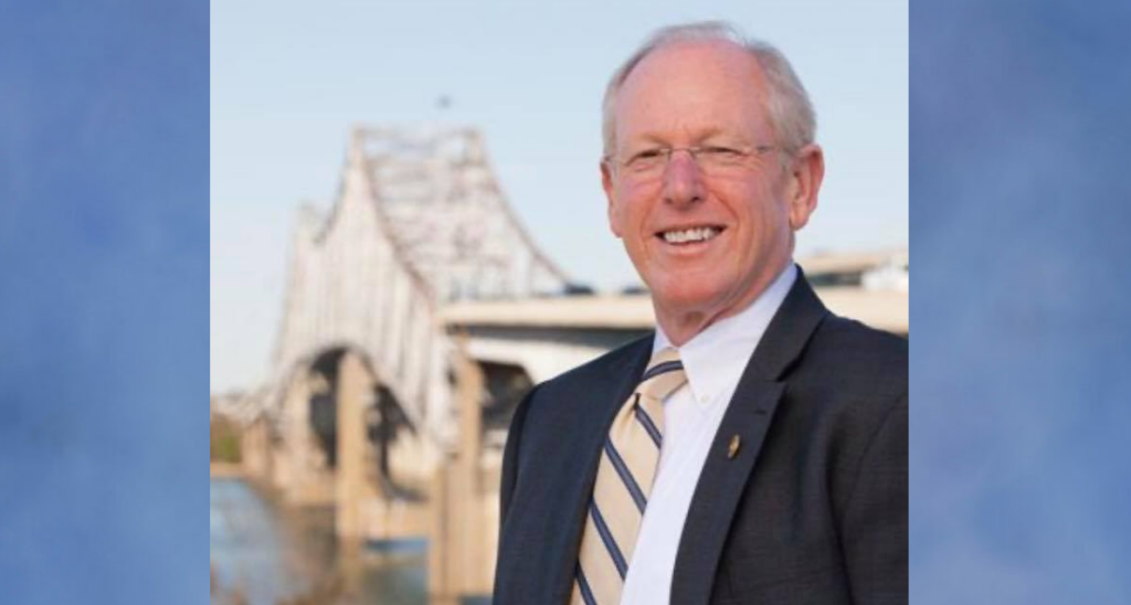 For Decatur Mayor Bowling, 'time to go on and do something else' - 256 ...