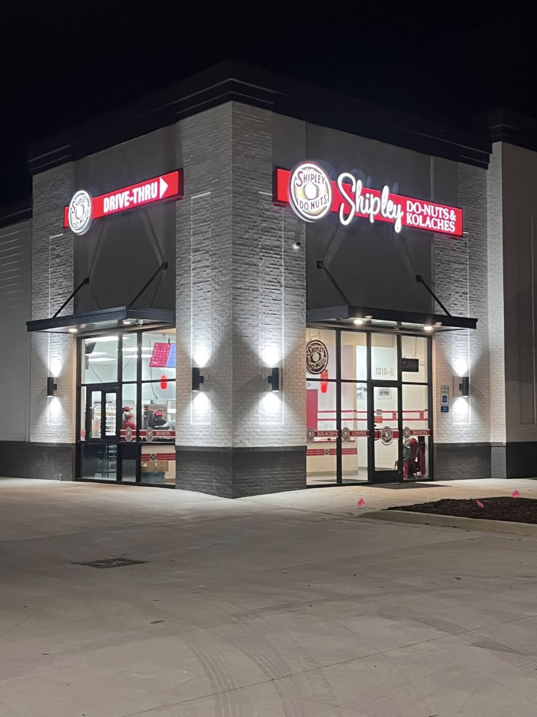Shipley Do-Nuts opens in Huntsville; second store in state - 256 Today